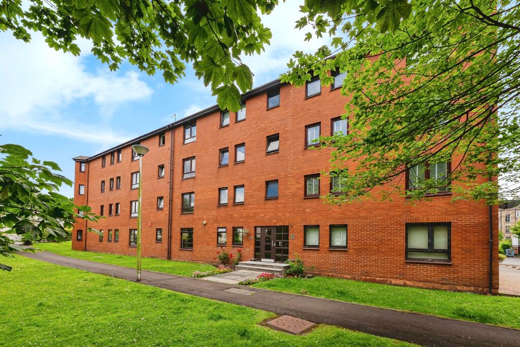2 bedroom flat for sale in Burnhill Quadrant, Rutherglen, Glasgow, G73