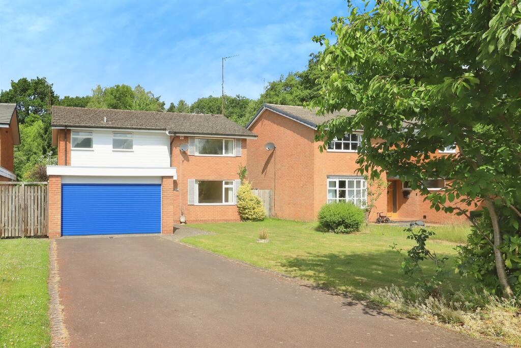 4 bedroom detached house for sale in Brookside Way, Blakedown ...