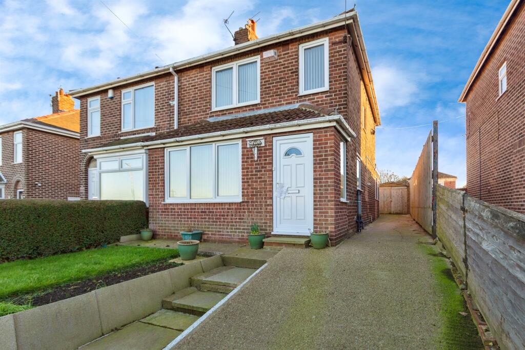 3 bedroom semi-detached house for sale in Barugh Green Road, Barugh ...