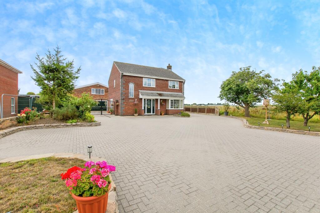 6 bedroom detached house for sale in Laceys Lane, Leverton, Boston, PE22
