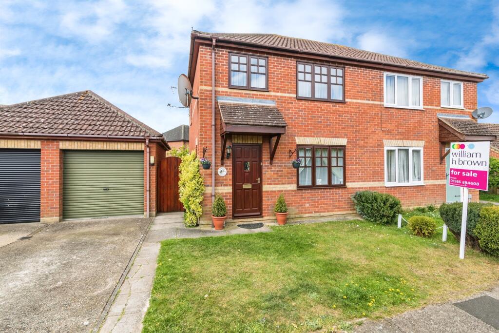 3 bedroom semi-detached house for sale in Rowan Way, Worlingham ...