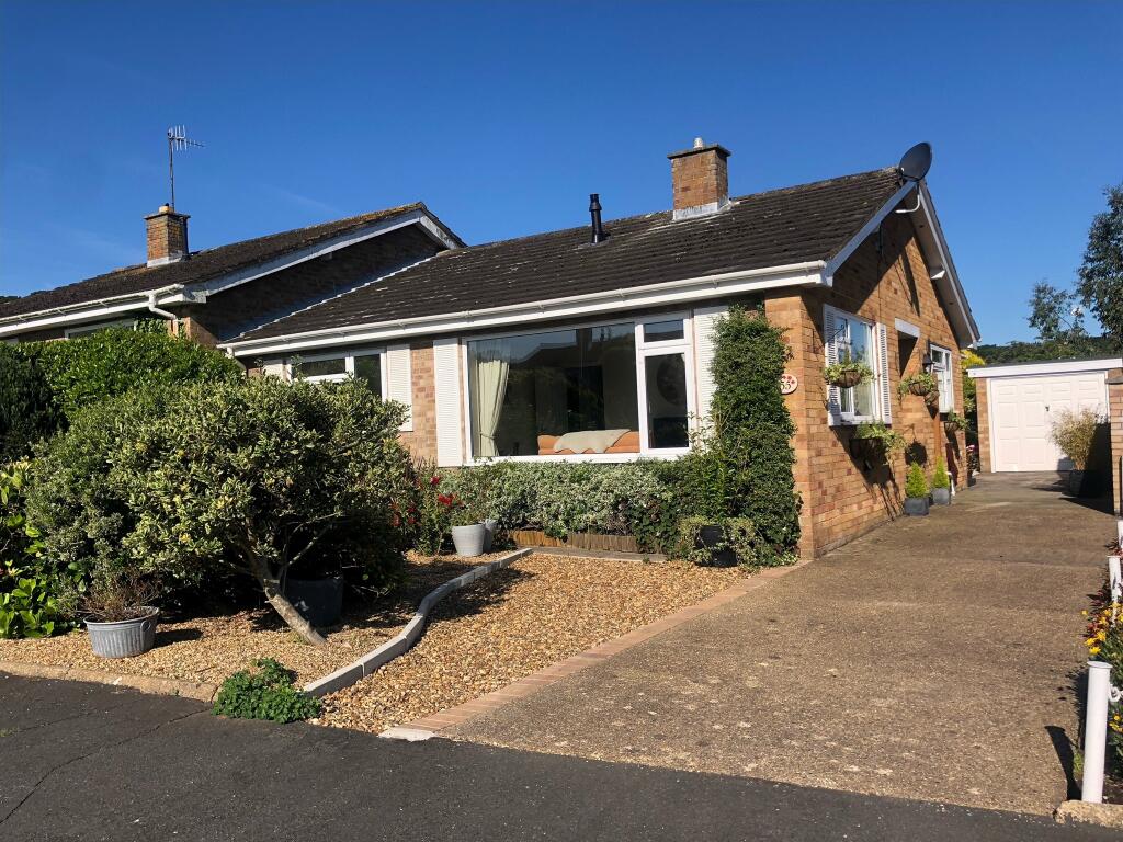 2 bedroom semi-detached bungalow for sale in Bracken Avenue, Overstrand ...