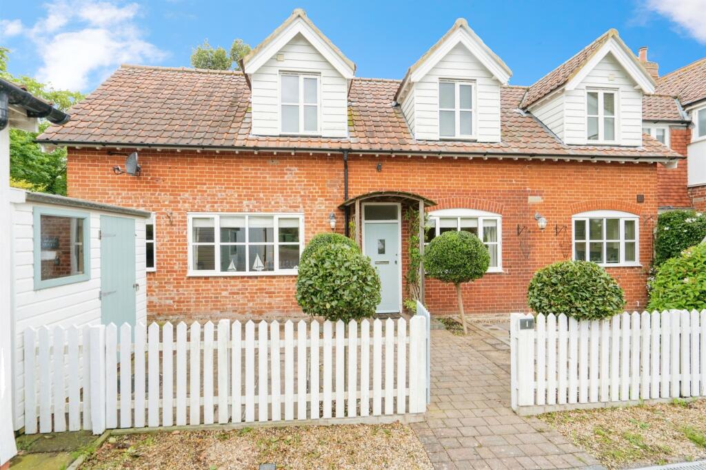 2 bedroom house for sale in High Street, Overstrand, Cromer, NR27