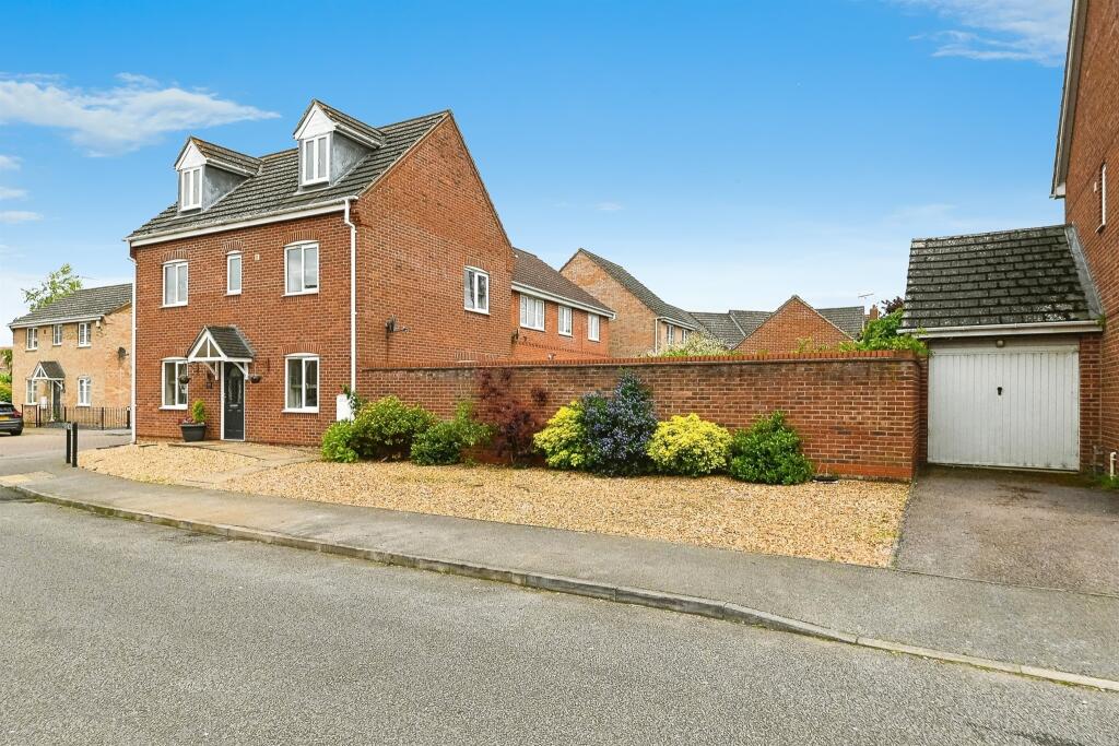 4 bedroom detached house for sale in Linseed Walk, Downham Market, PE38