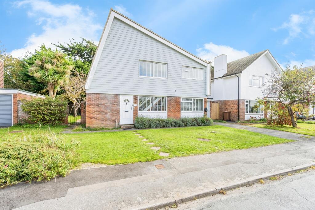 3 bedroom detached house for sale in Hercules Place, Bognor Regis, PO22