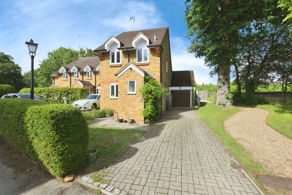 2 bedroom detached house for sale in Watton House, Watton At Stone ...