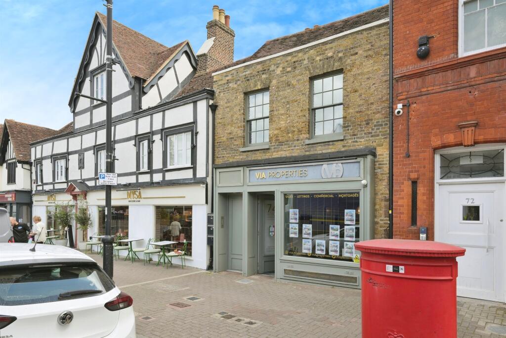 1 bedroom apartment for sale in High Street, Hoddesdon, EN11