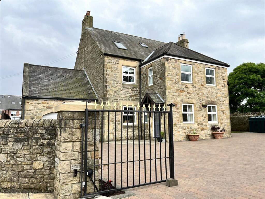 6 bedroom detached house for sale in Ratcliffe Road, Haydon Bridge ...