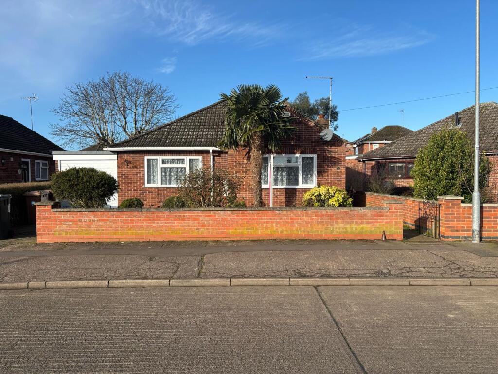 3 bedroom detached bungalow for sale in Wright Avenue, Peterborough, PE2