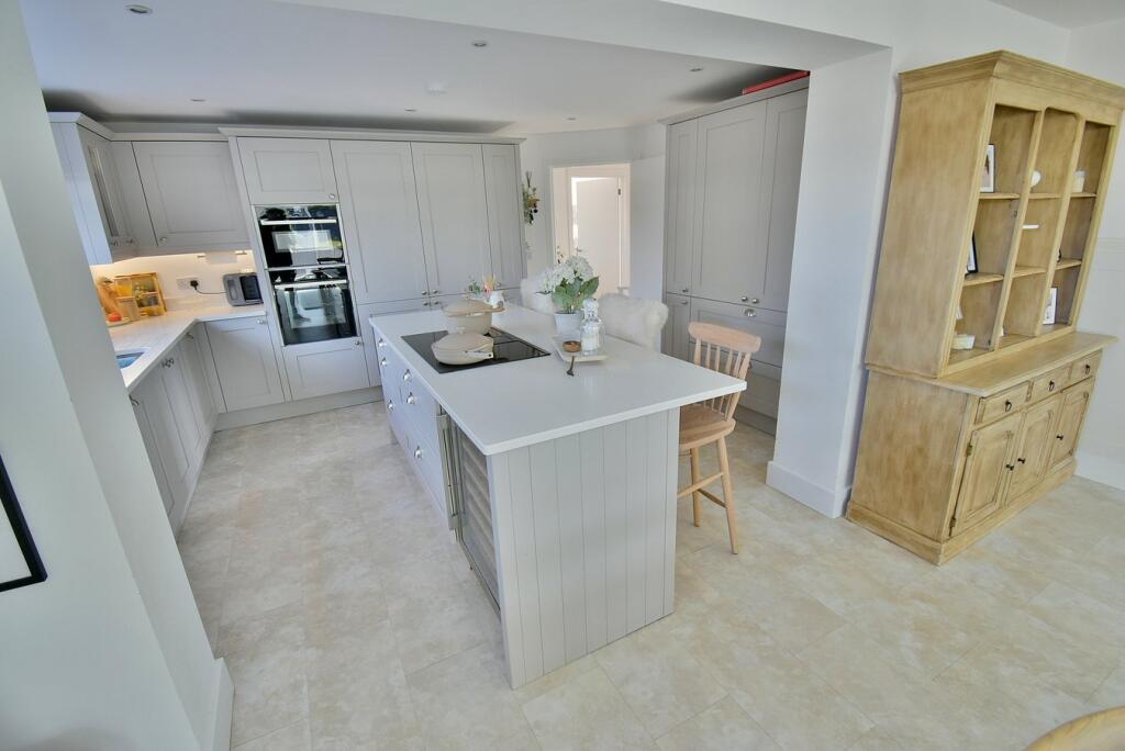 Pinehurst Road, West Moors, Ferndown, BH22 - A Powerful Real Estate ...