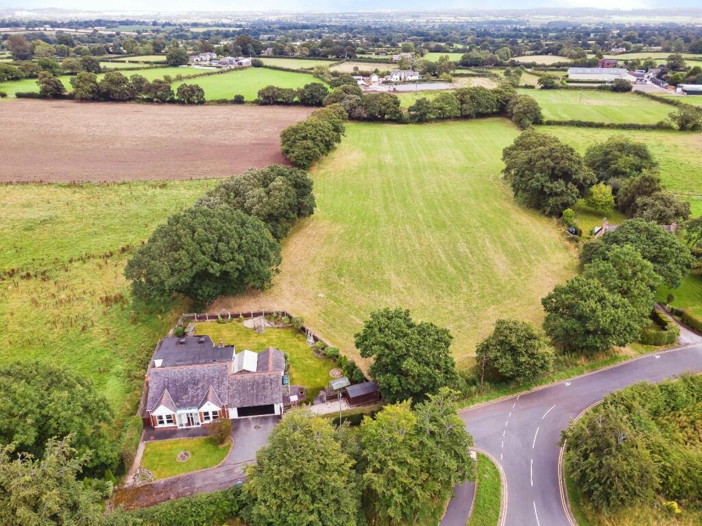 4 Bedroom Bungalow For Sale In Wrexham Road Penyffordd Chester