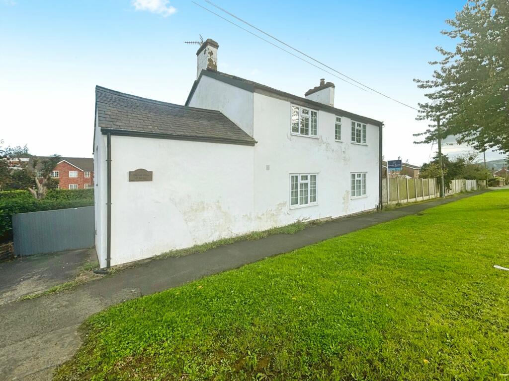 3 Bedroom Detached House For Sale In Hawarden Road Penymynydd Chester