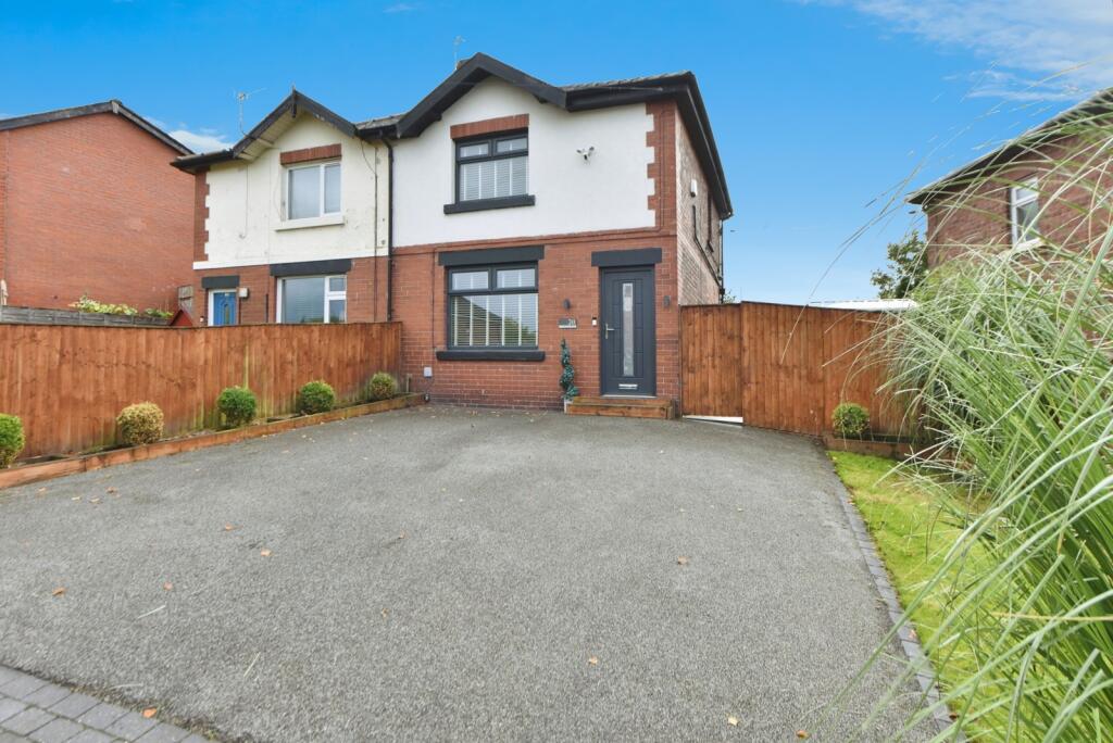 2 bedroom semi-detached house for sale in Werneth Avenue, Hyde, Greater ...
