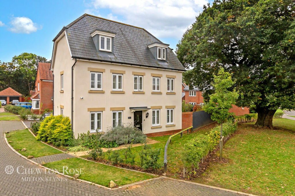 5 bedroom detached house for sale in Lacewing Drive, Biddenham, MK40