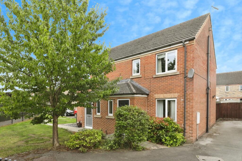 3 bedroom semi-detached house for sale in Baker Street, Dinnington ...