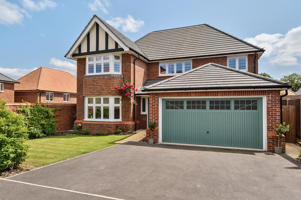 4 bedroom detached house for sale in Marjoram Meadow, Basingstoke, RG24