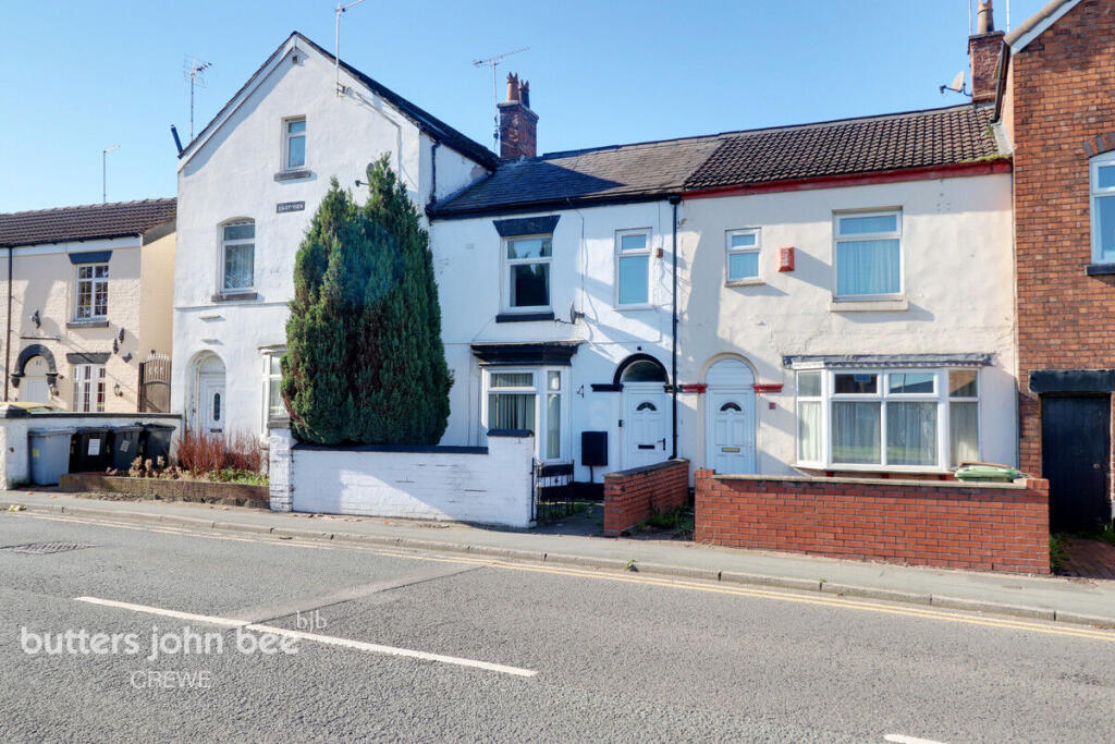 4 bedroom terraced house for sale in Mill Street, Crewe, CW2