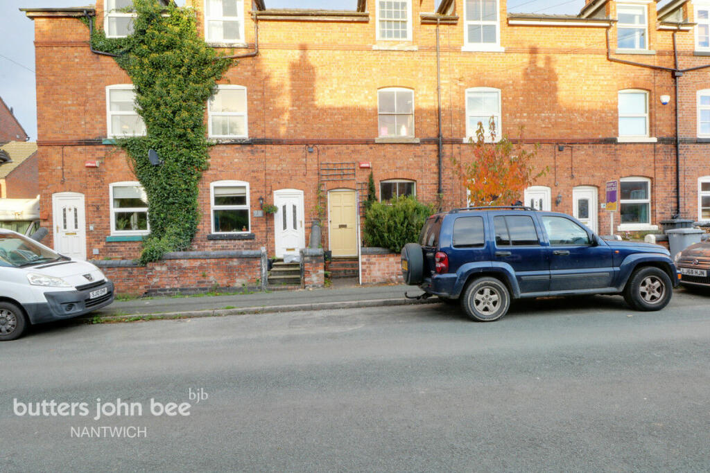 2 bedroom terraced house for sale in Old Chester Road, Nantwich, CW5