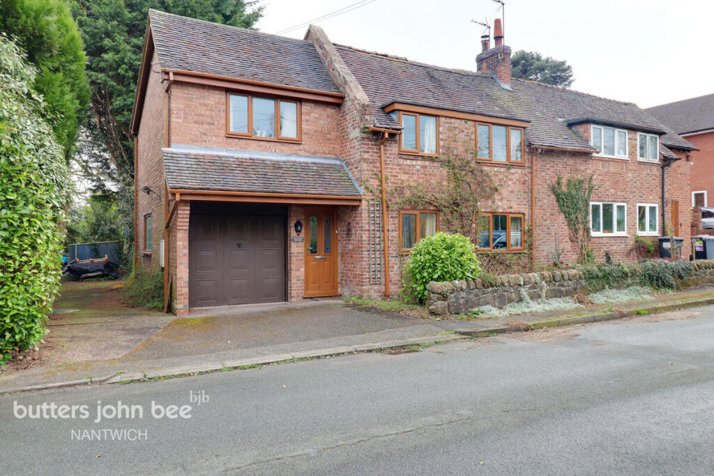 4 bedroom semi-detached house for sale in Old Chester Road, Nantwich, CW5