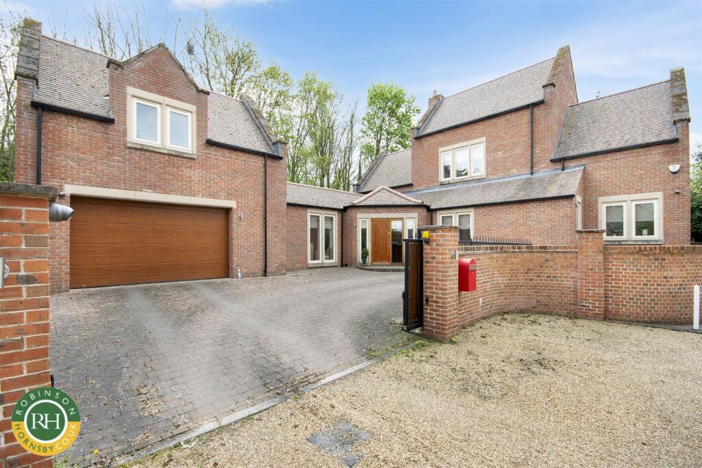 4 bedroom detached house for sale in Park Drive, Sprotbrough, Doncaster ...