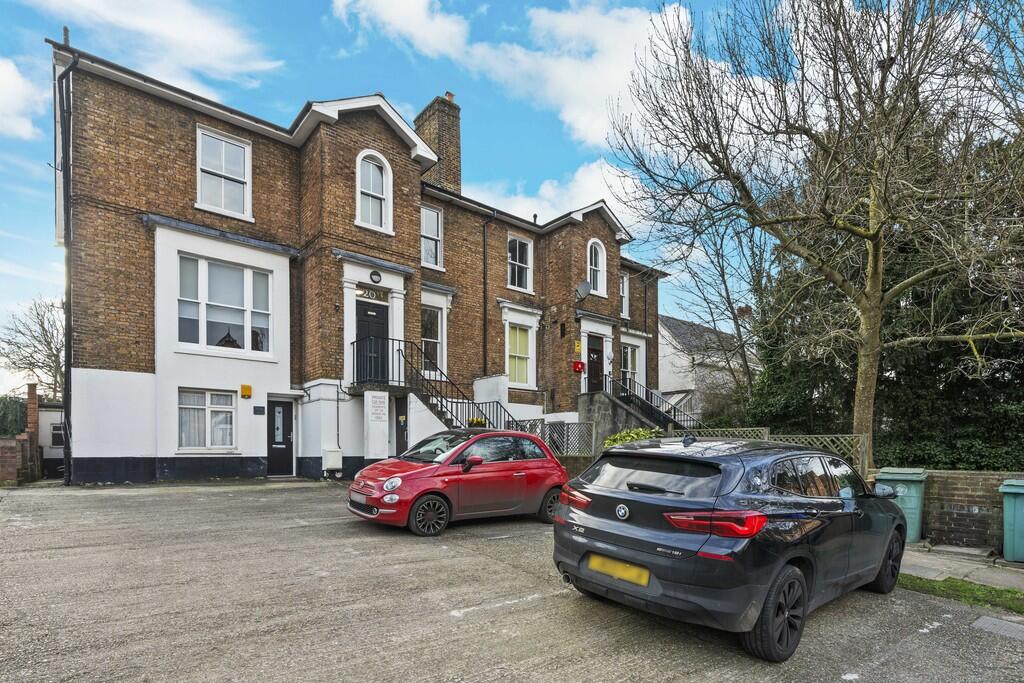 Studio apartment for sale in Manor Road, Wallington, SM6