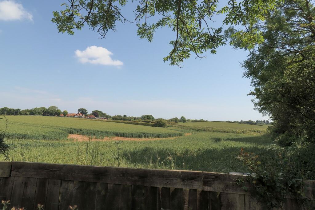 3 bedroom detached bungalow for sale in Royal Oak, Filey YO14 9QE, YO14