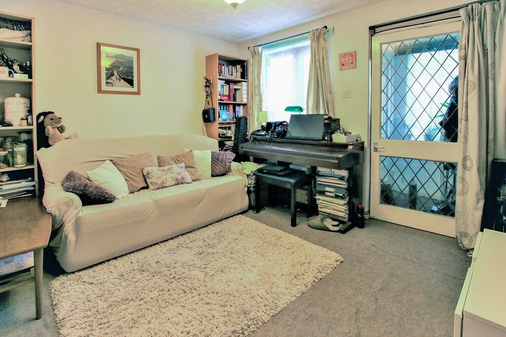1 bedroom terraced house for sale in Colnbrook, SL3