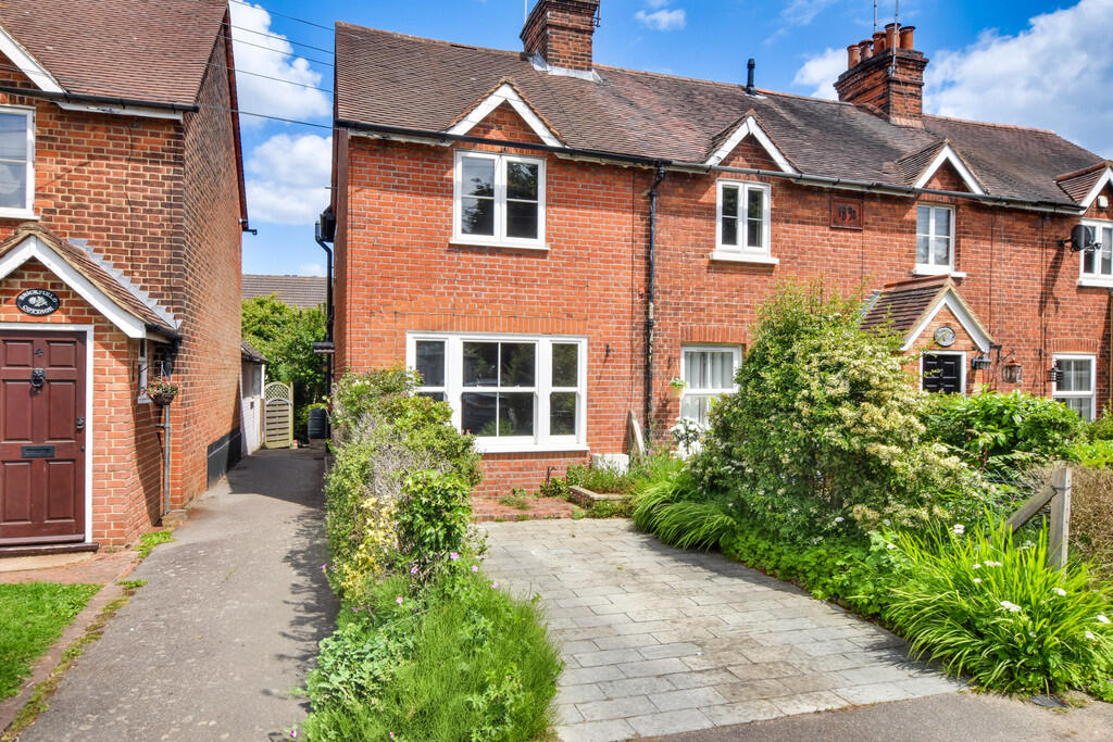 2 bedroom end of terrace house for sale in Brickfield Cottages, Priests ...