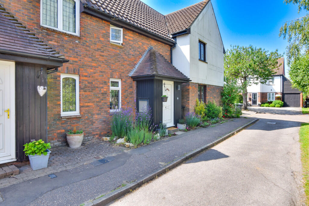 1 bedroom terraced house for sale in Lordswood View, Leaden Roding, CM6
