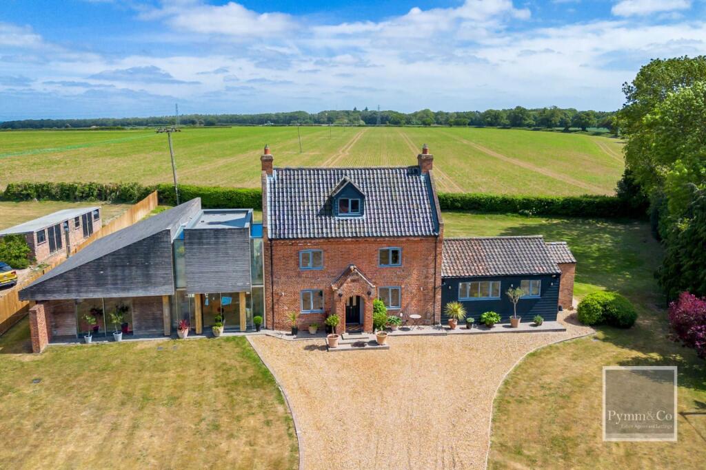 4 bedroom detached house for sale in Weston Green Road, Weston ...