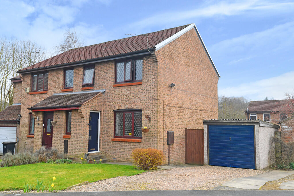 3 bedroom semi-detached house for sale in Hartwith Drive, Harrogate, HG3