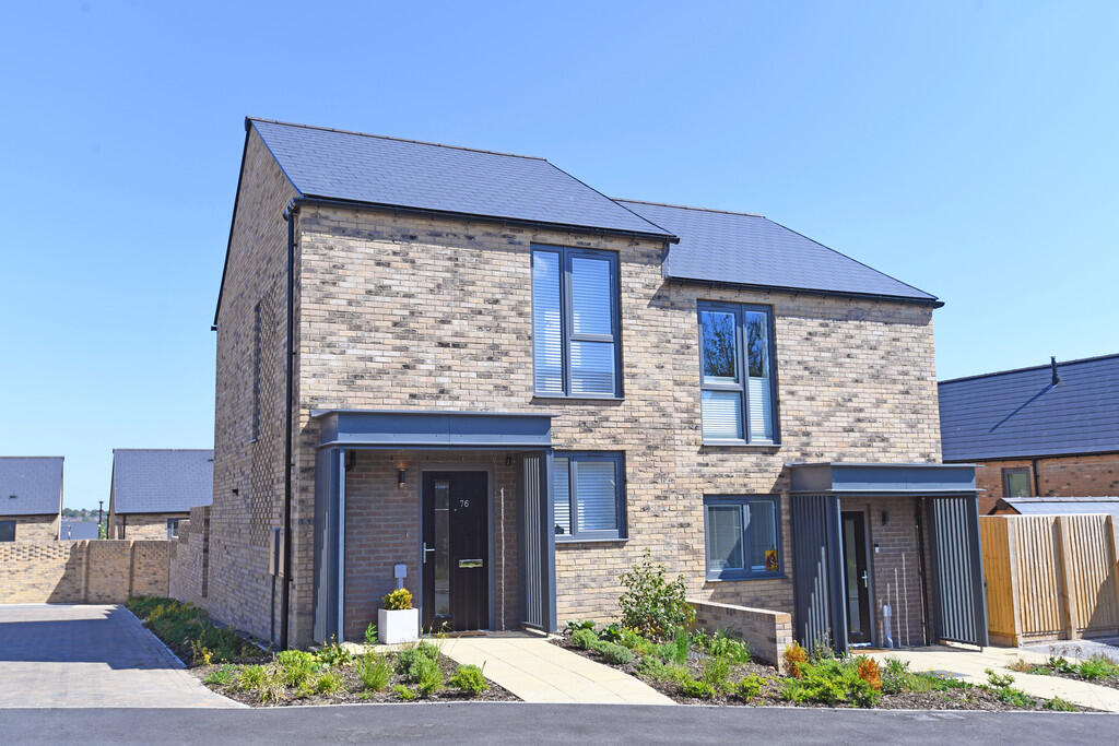 2 bedroom semi-detached house for sale in Fewston Drive, Harrogate, HG3