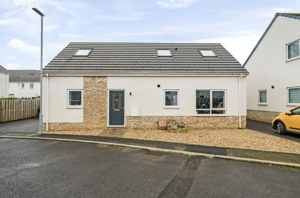 4 bedroom detached house for sale in Capstan Drive, Highbridge ...