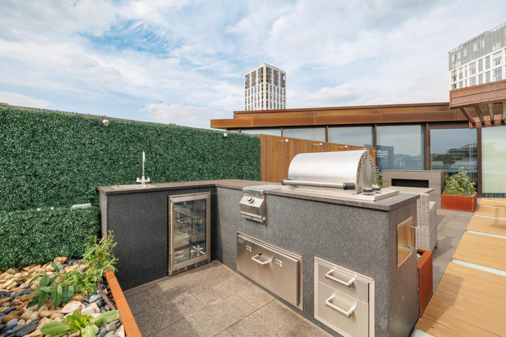 3 bedroom flat for sale in Dockside House, Chelsea Creek, SW6