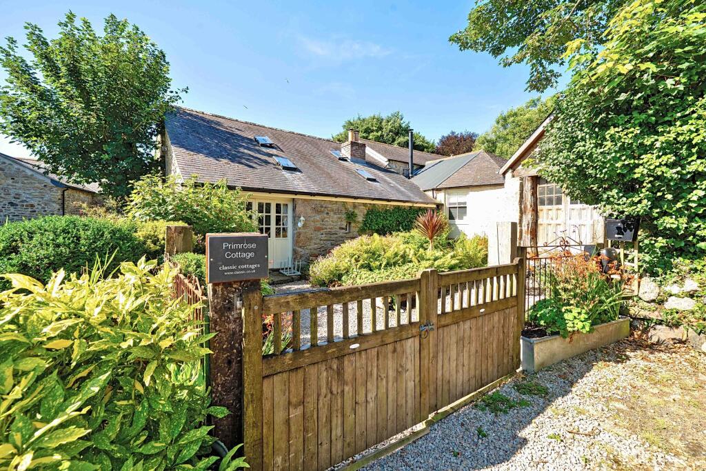 4 bedroom semi-detached house for sale in Trevoole - between Camborne ...