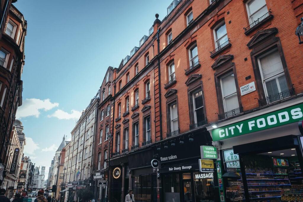 1 bedroom flat for rent in Rupert Street, London, W1D