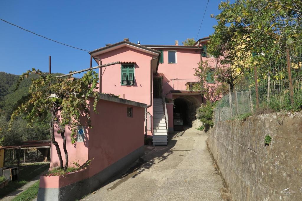 3 bedroom detached house for sale in Tuscany, Lunigiana, Aulla, Italy