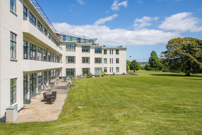 2 bedroom flat for sale in Headlands, Hayes Point, Sully, CF64