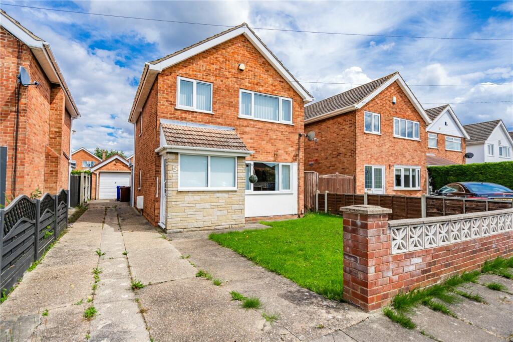 3 bedroom detached house for sale in Larden Avenue, Grimsby ...