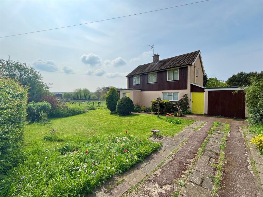 3 bedroom detached house for sale in Chevening Road, Chipstead, TN13