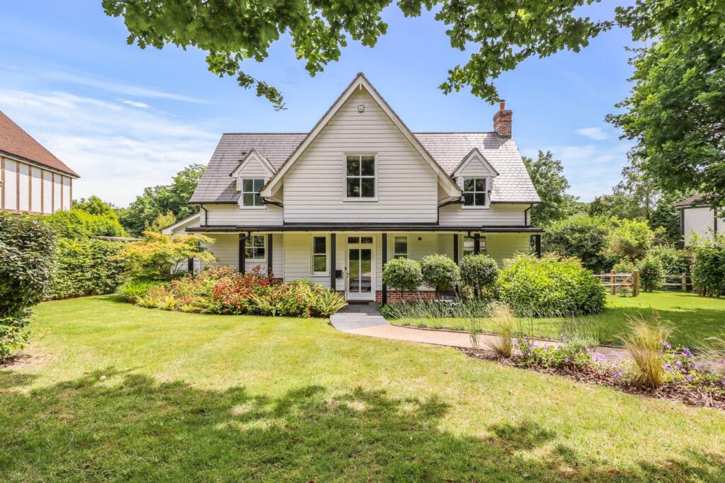 4 bedroom detached house for sale in Back Lane, CROSS IN HAND, TN21