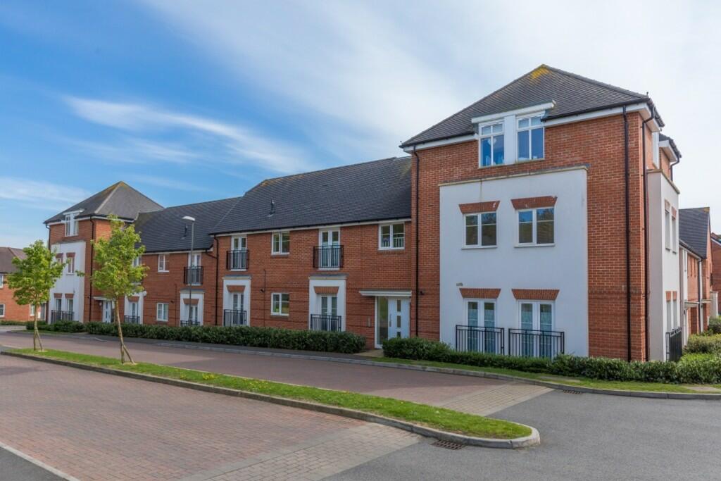 1 bedroom ground floor flat for sale in Old Saw Mill Place, Amersham, HP6