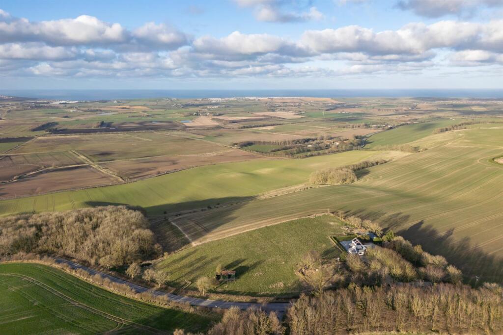 5 bedroom house for sale in Spell Howe, White Gate Hill, Hunmanby ...