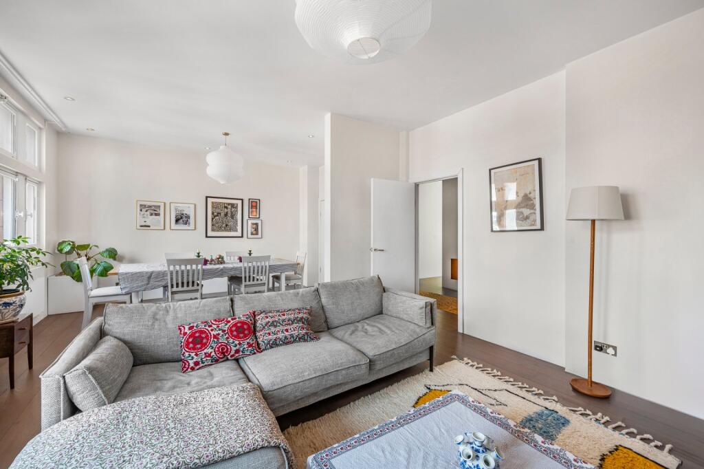 4 bedroom flat for sale in Gordon Mansions, Torrington Place, WC1E