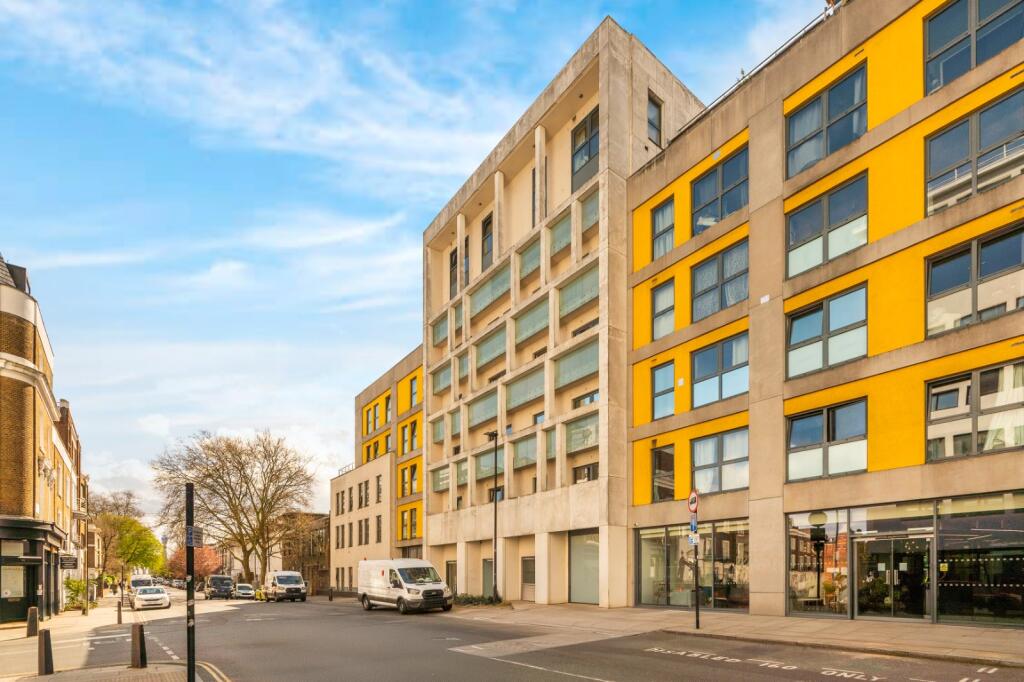 3 bedroom flat for sale in Lock House, 35 Oval Road, NW1