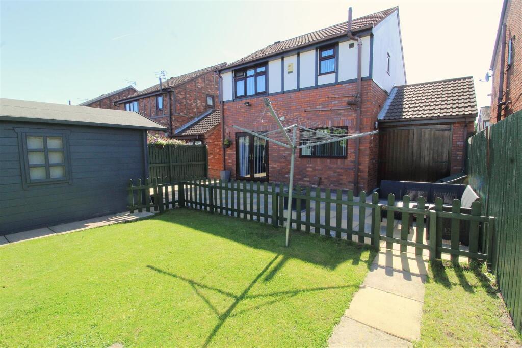 3 bedroom detached house for sale in Grosvenor Close, Netherton, Bootle ...
