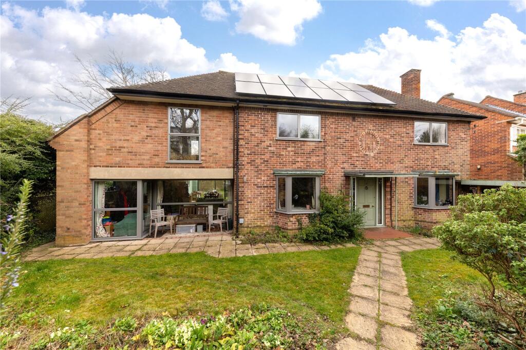 4 bedroom detached house for sale in Bulstrode Gardens, Cambridge, CB3