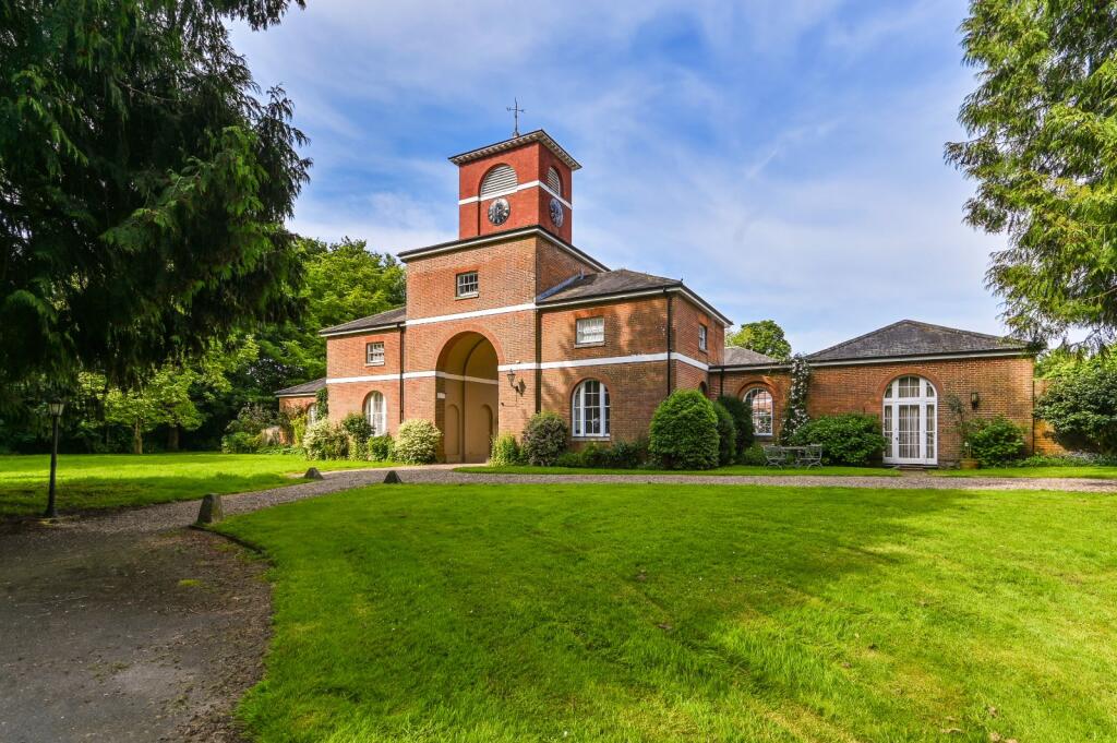 2 bedroom semi-detached house for sale in Lees Court, Sheldwich Lees ...