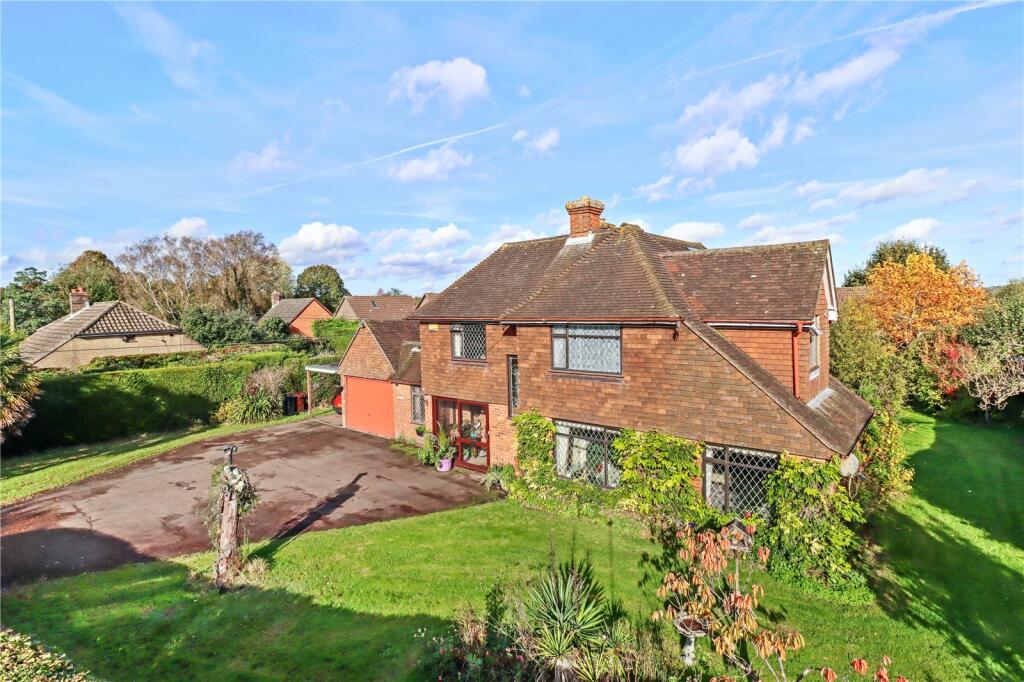 4 Bedroom Detached House For Sale In Highview Lane Ridgewood Uckfield
