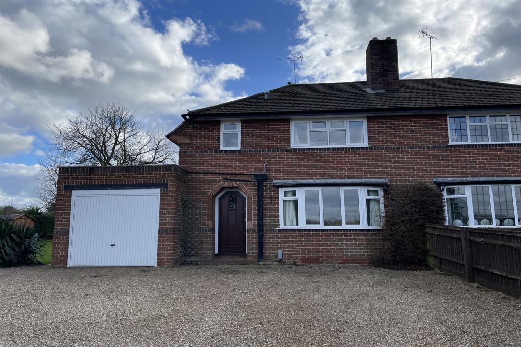 3 bedroom house for sale in Charvil Lane, RG4